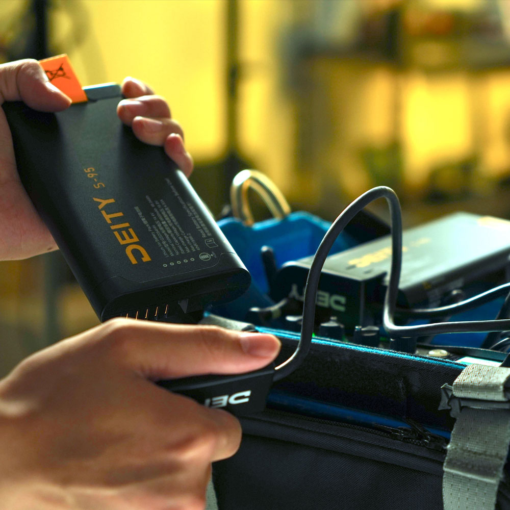 Deity S-95 95Wh 6600mAh Smart Lithium Battery - Everything Audio
